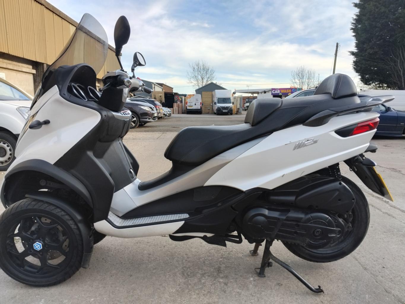 Piaggio Mp3 500 500 Lt Business Three Wheeler Petrol Cvt (41 Ps) from ...
